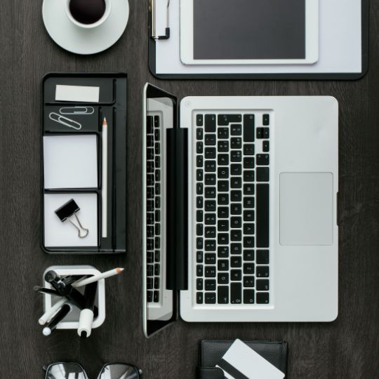 (D)ein aufgeräumter Schreibtisch | Tipps und Tricks für Ordnung im ...